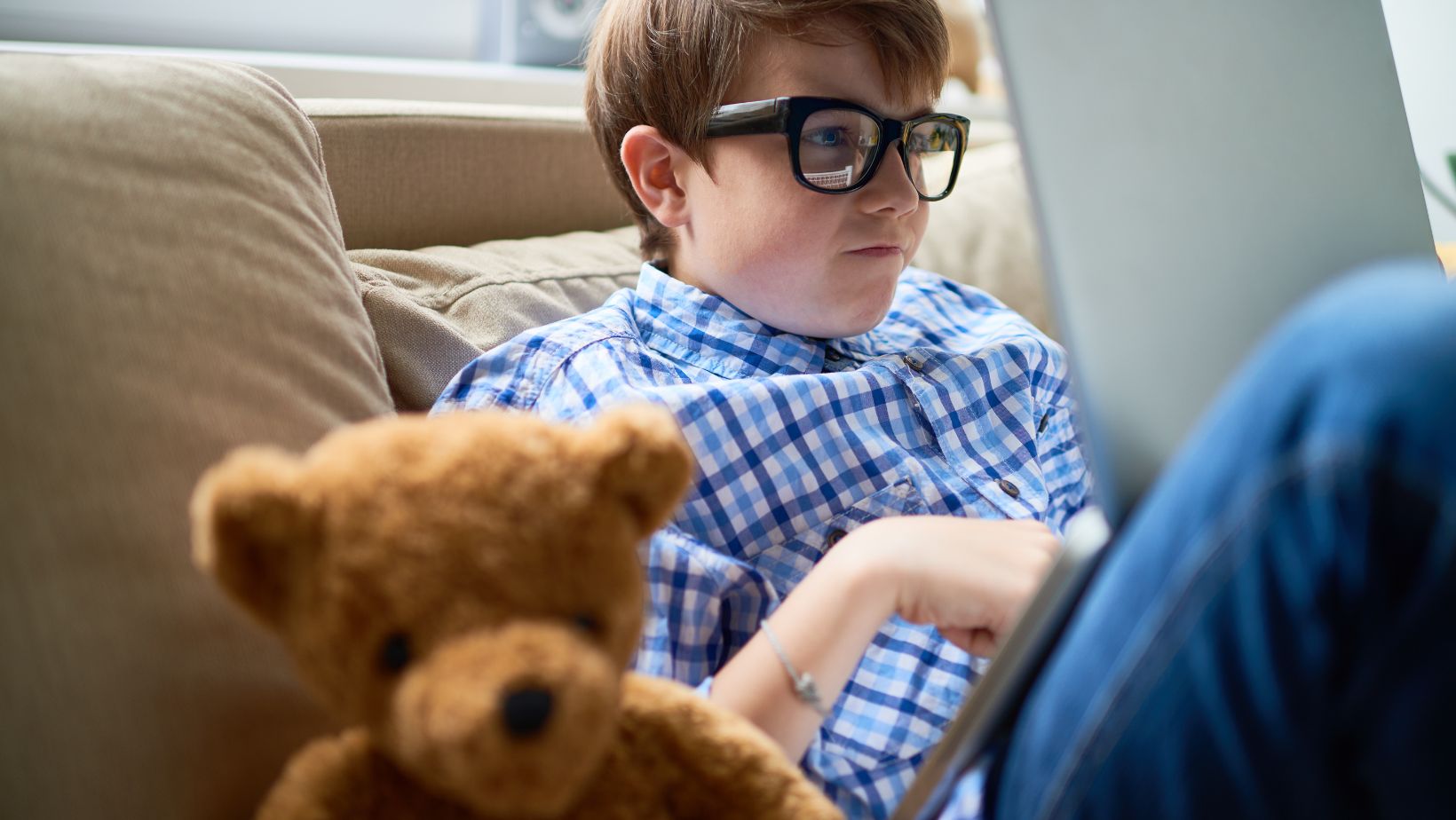 How to Make and Use an Enchanting Table in Minecraft - Topic Solutions